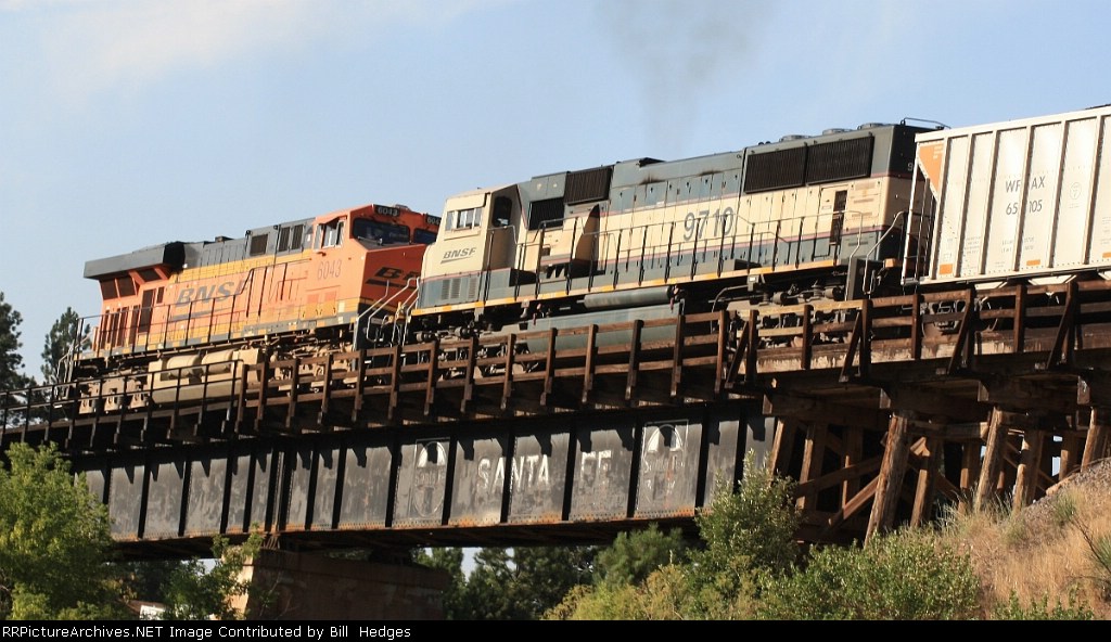 BNSF 9710